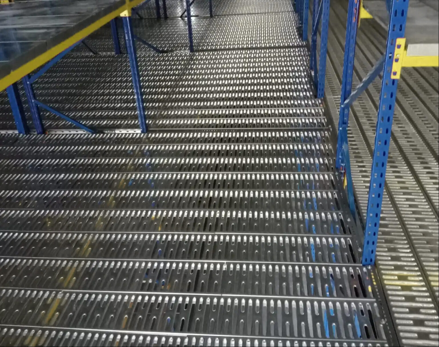 USED AND NEW MEZZANINE FLOOR GI GRATING FOR SALE IN DUBAI UAE - Apex ...